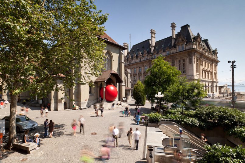 Redball Project: A Travelling Art Installation by Kurt Perschke | Daily ...