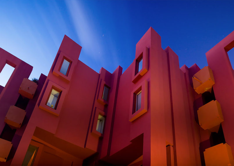 The Red Wall: Housing Project by Ricardo Bofill | Daily design ...