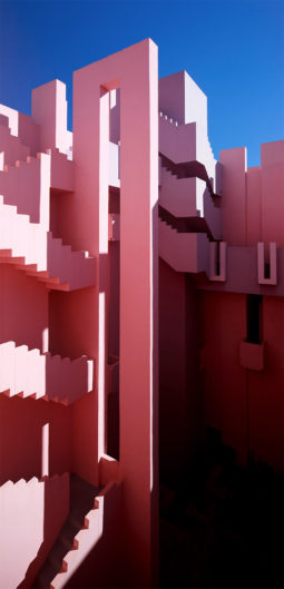 The Red Wall: Housing Project by Ricardo Bofill | Daily design ...