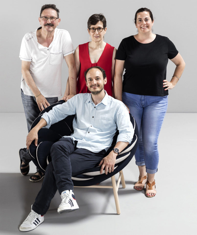 A chair inspired by feathers: Quetzal by Marc Venot | Daily design ...