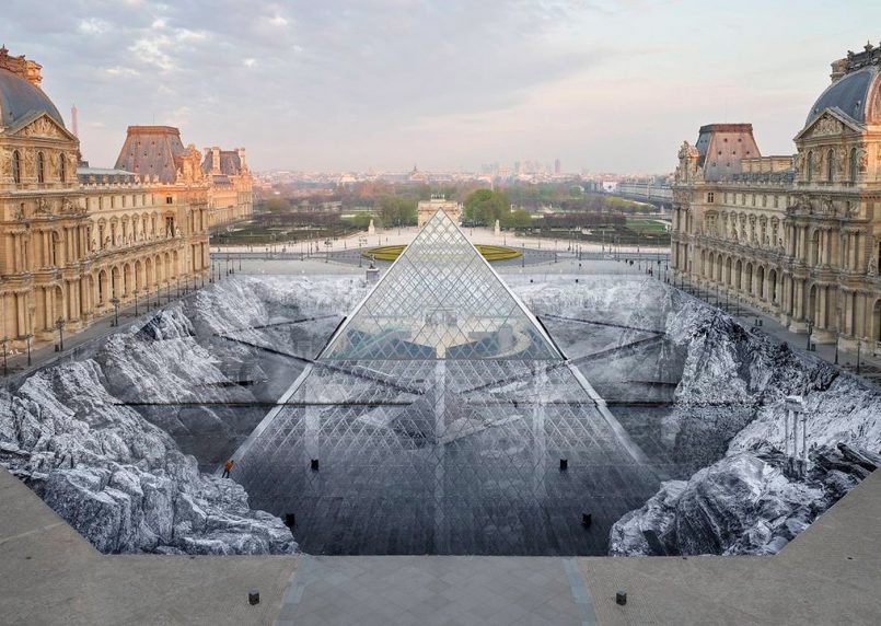 The Louvre Transformed: Large-Scale Optical Illusion by JR | Daily ...