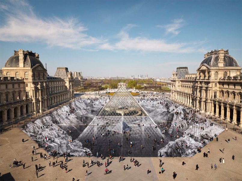 The Louvre Transformed: Large-Scale Optical Illusion by JR | Daily ...