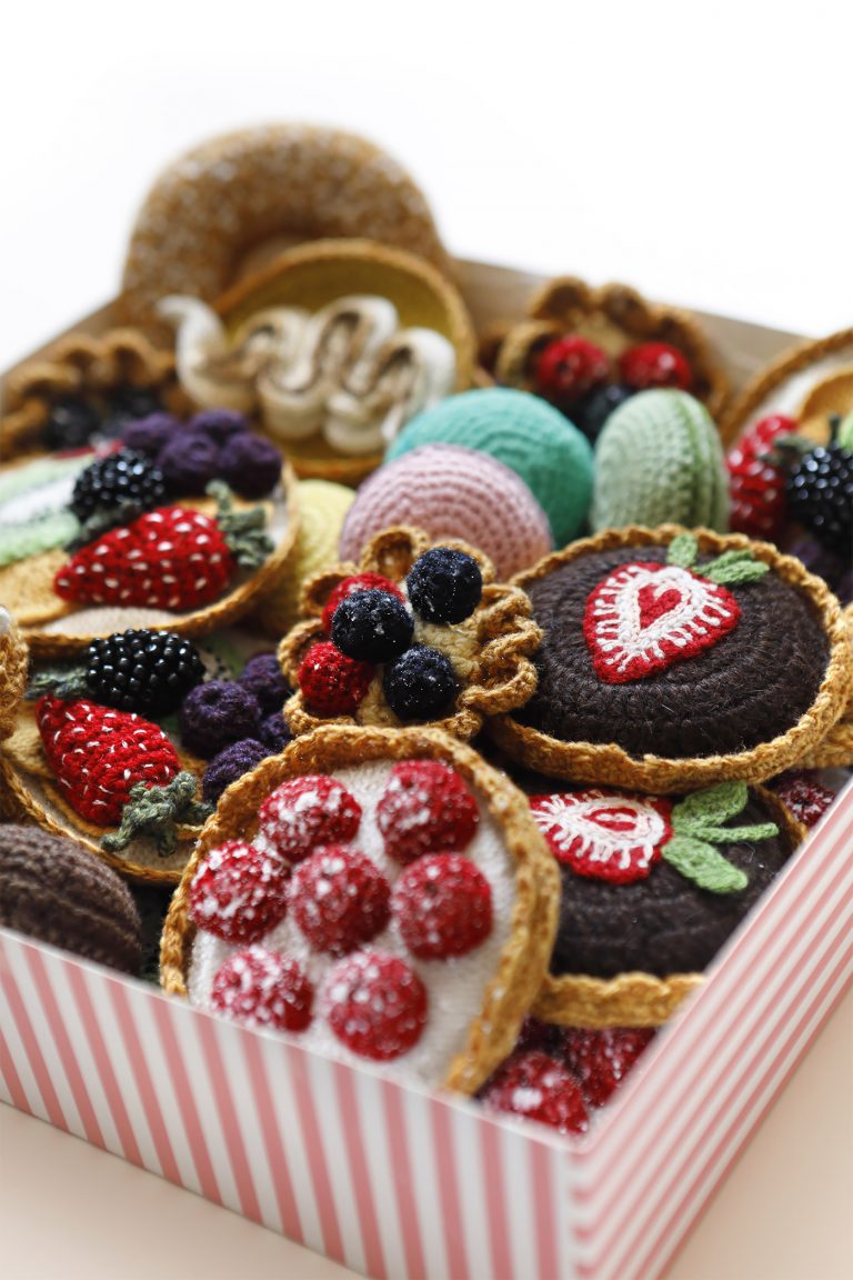 Knitted Food Artworks by Kate Jenkins | Daily design inspiration for ...