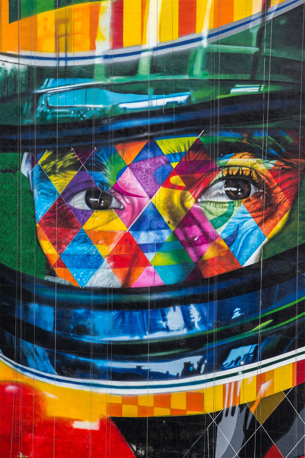 Kaleidoscopic Street Art by Eduardo Kobra | Daily design inspiration ...