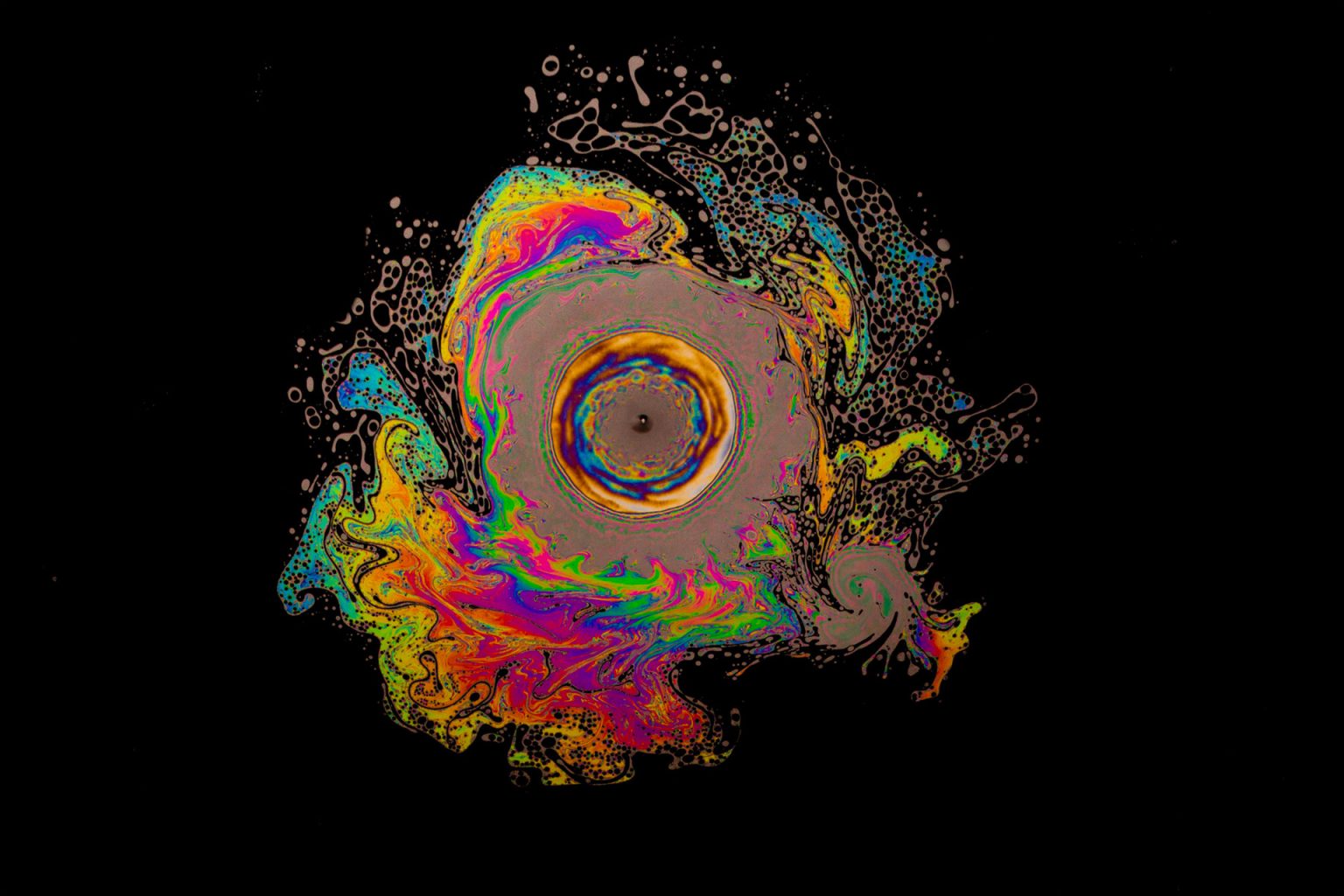 Helix: Experimental Photography by Akriti Sondhi | Daily design ...