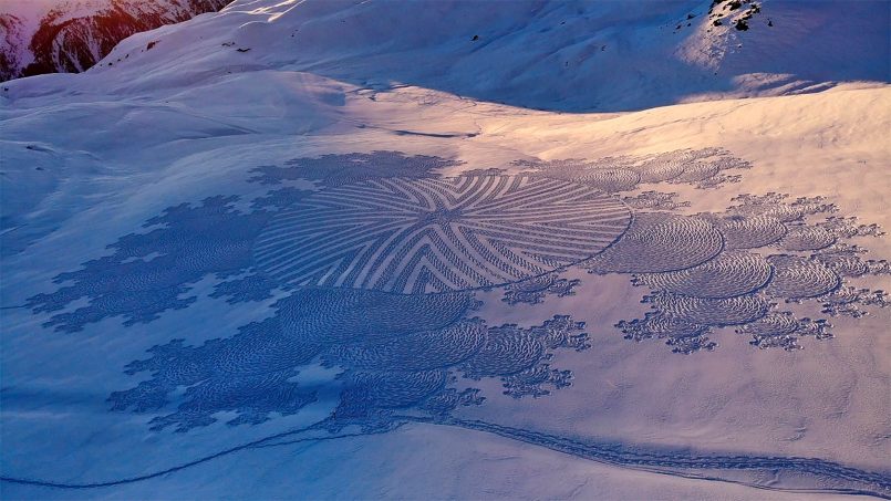 Large Scale Snow Artworks by Simon Beck | Daily design inspiration for ...