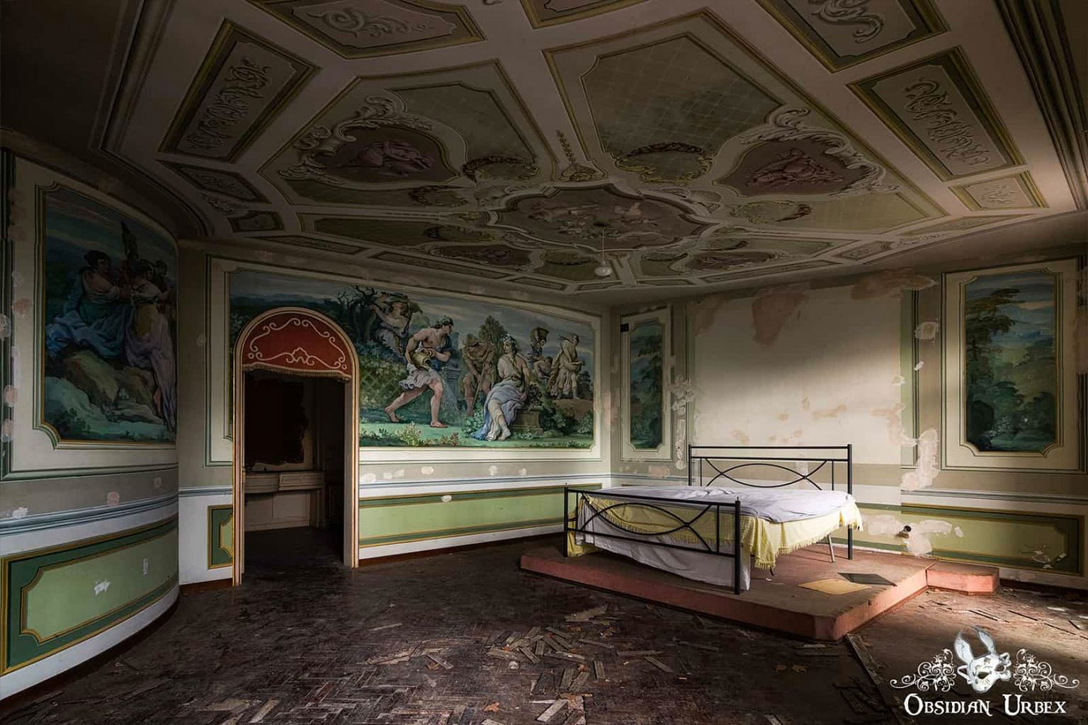Neglected Elegance: Photos of Abandoned Places by Janine Pendleton ...