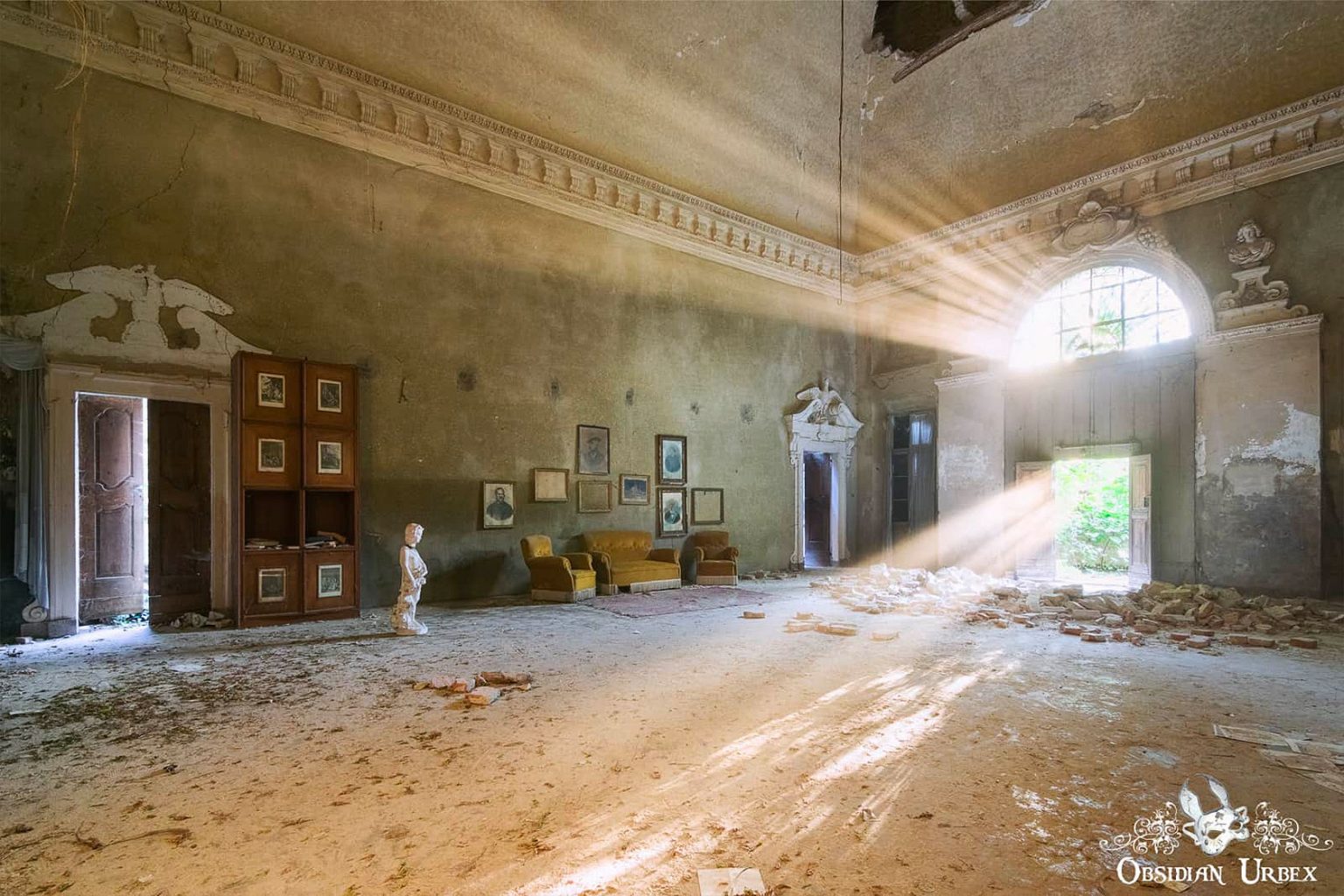 Neglected Elegance: Photos of Abandoned Places by Janine Pendleton ...