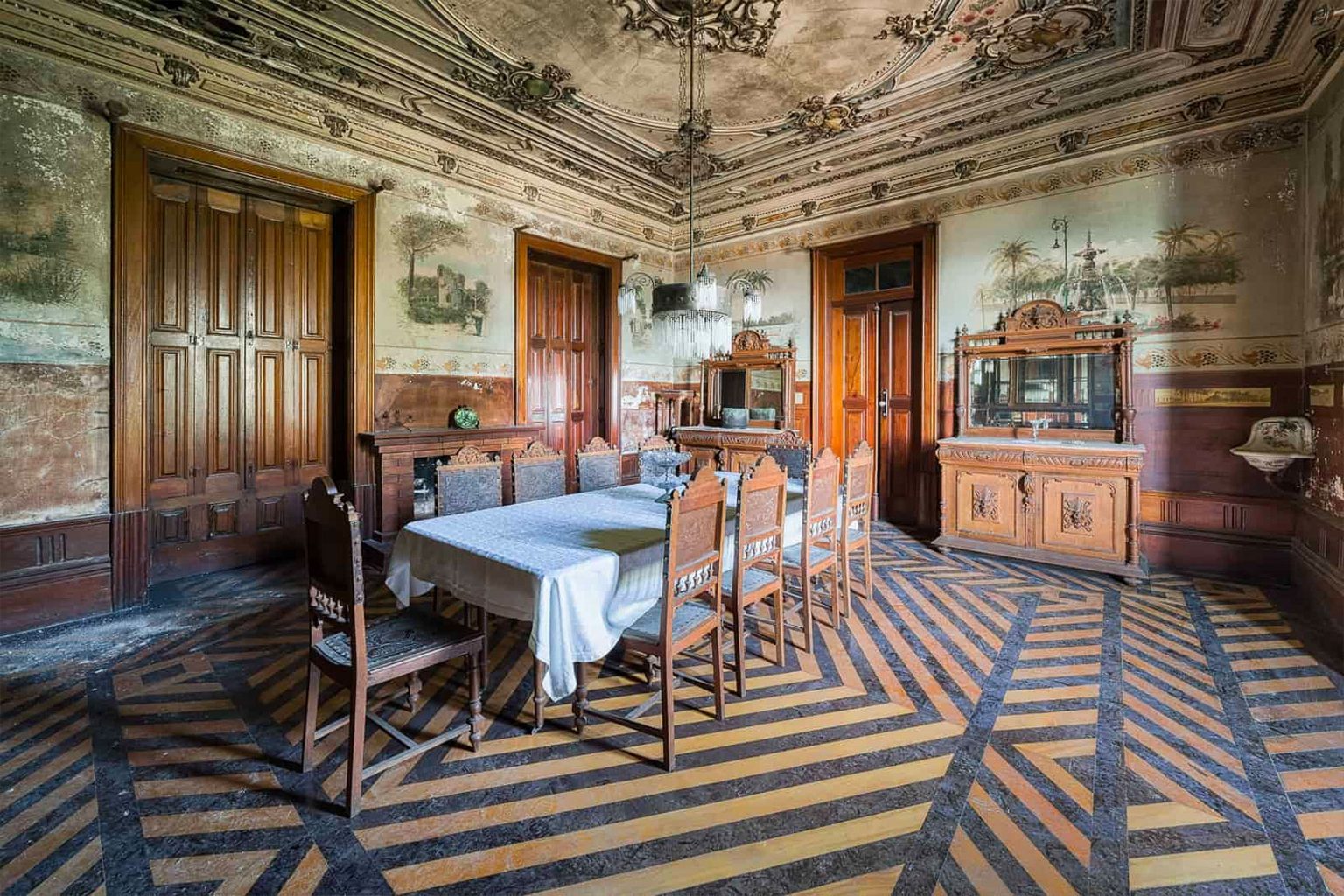 Neglected Elegance: Photos of Abandoned Places by Janine Pendleton ...