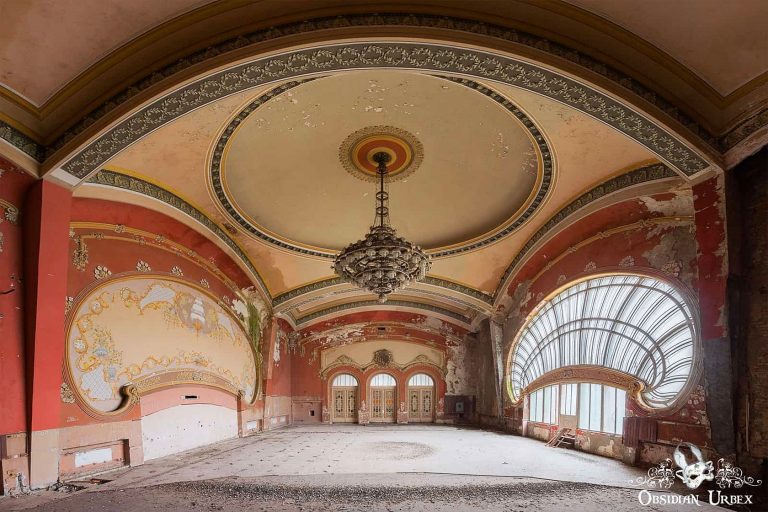 Neglected Elegance: Photos of Abandoned Places by Janine Pendleton ...