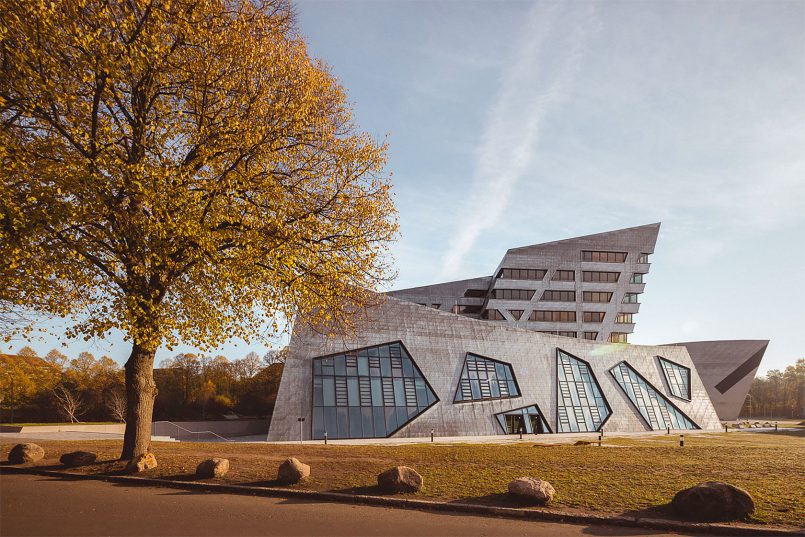 Dynamic Architectural Photos by Martin Foddanu | Daily design ...