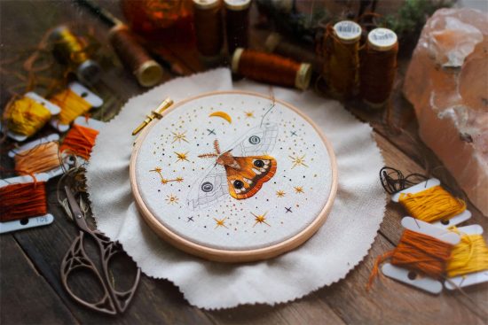 Realistic Flora & Fauna Embroidery by Emillie Ferris | Daily design ...