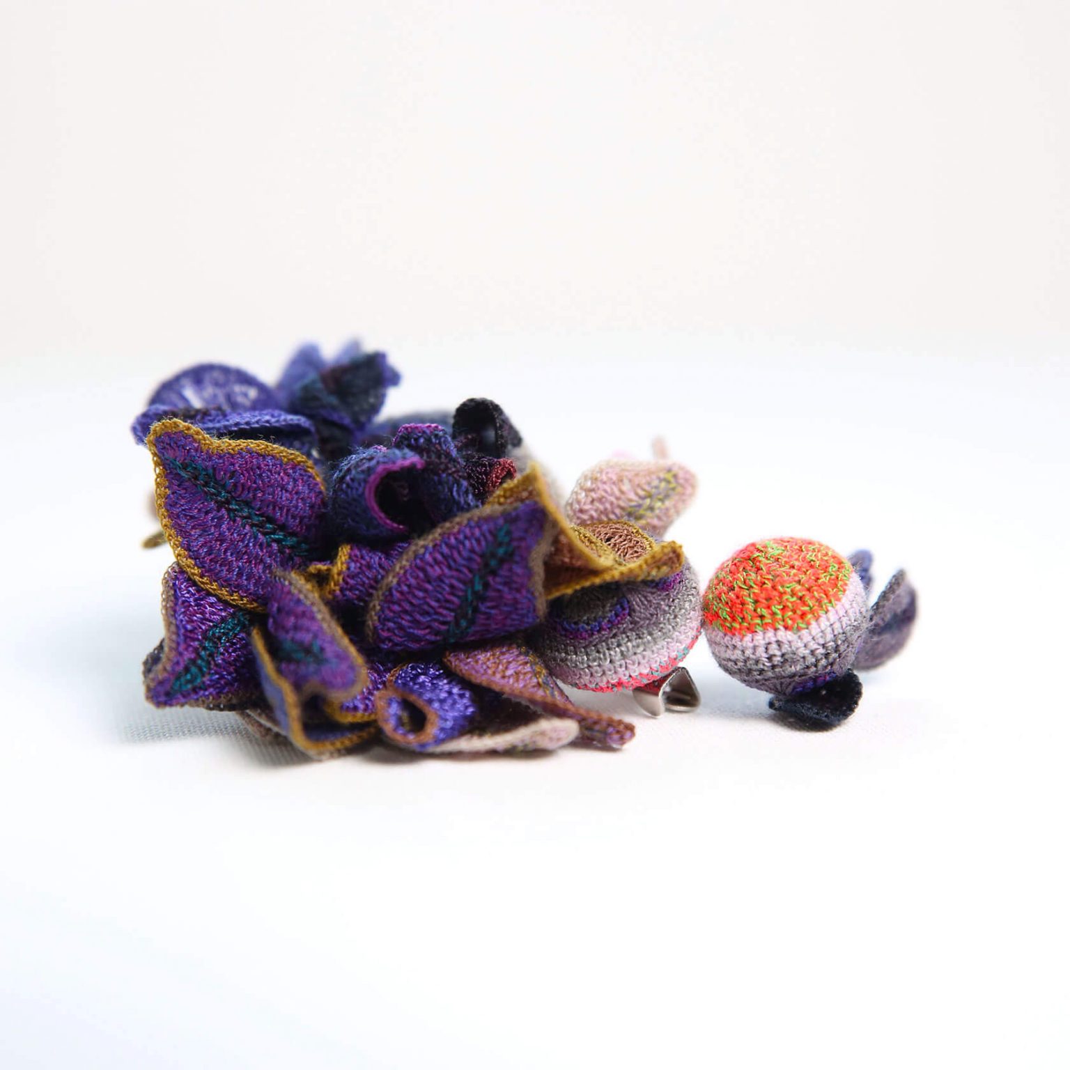 Colorful Threads: Textile Art by Ruta Naujalyte | Daily design ...