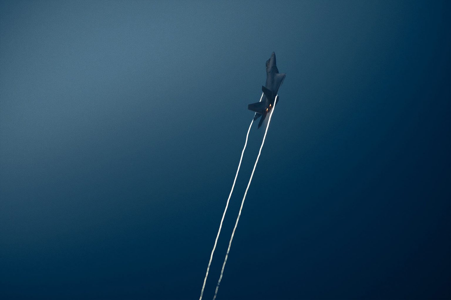 Aerospace Valley Airshow: Photos by Brandon Lim | Daily design ...