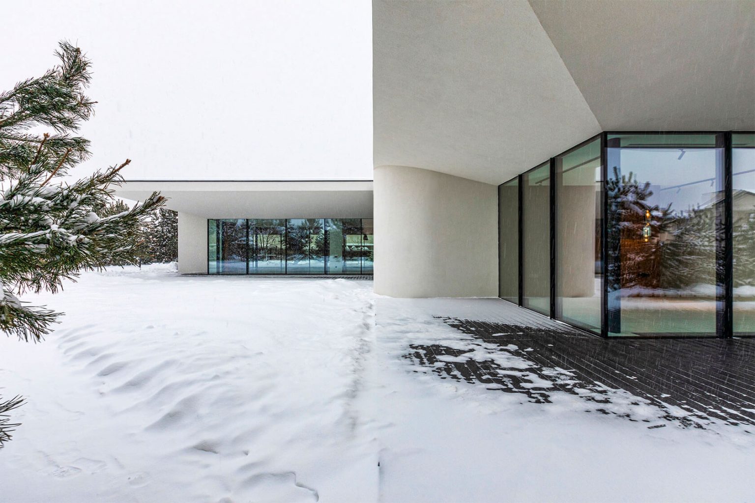 White Wings House by M2 Architectural Group | Daily design inspiration ...