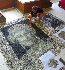 Pebble Picasso: Incredible Stone Mosaics by Justin Bateman | Daily ...