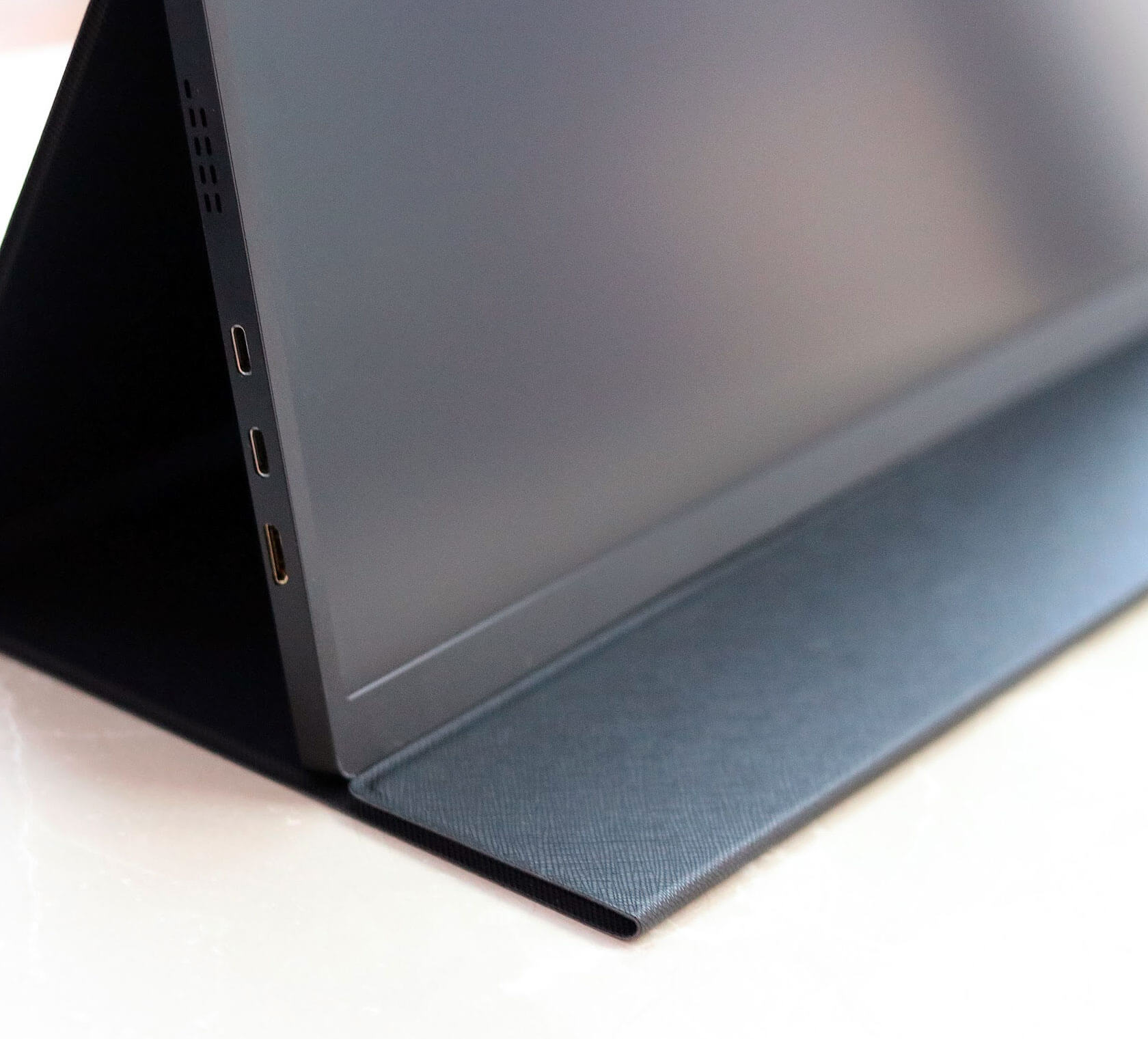 UPERFECT UPlays C2 Review: A 16-inch 120Hz Portable Gaming Monitor with ...