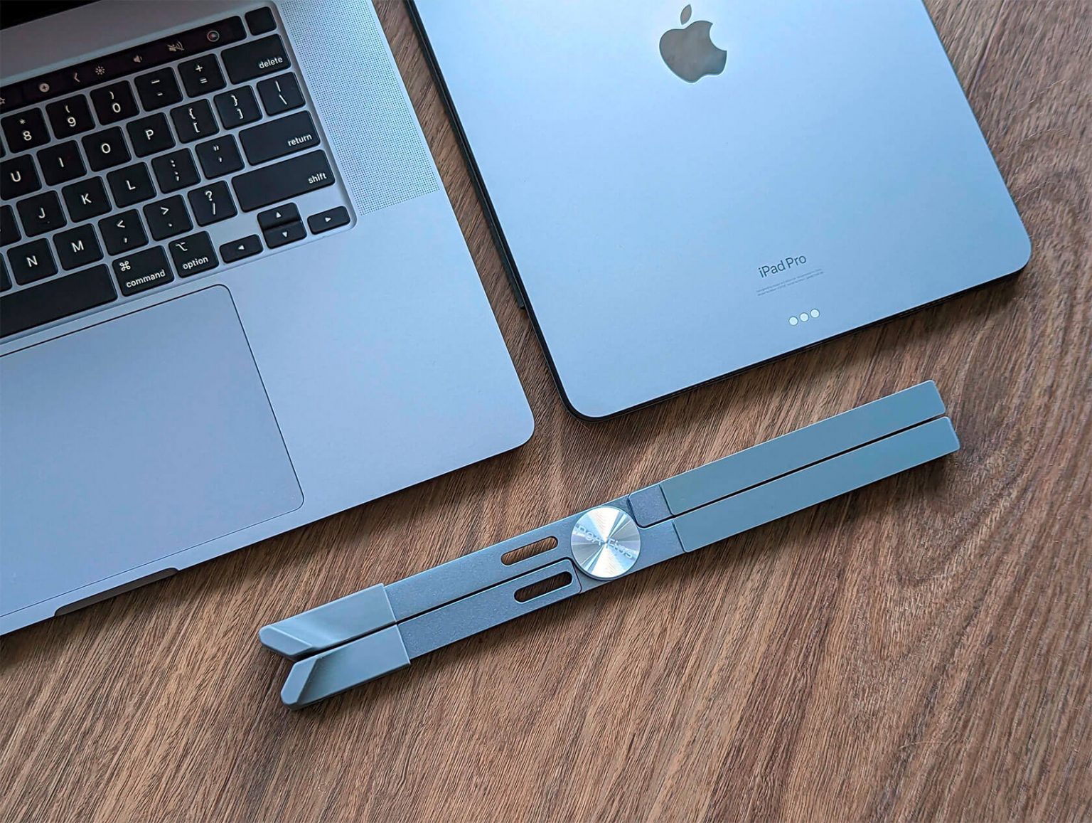 PenTips iPad Easel Review: Creativity On The Go | Daily design ...