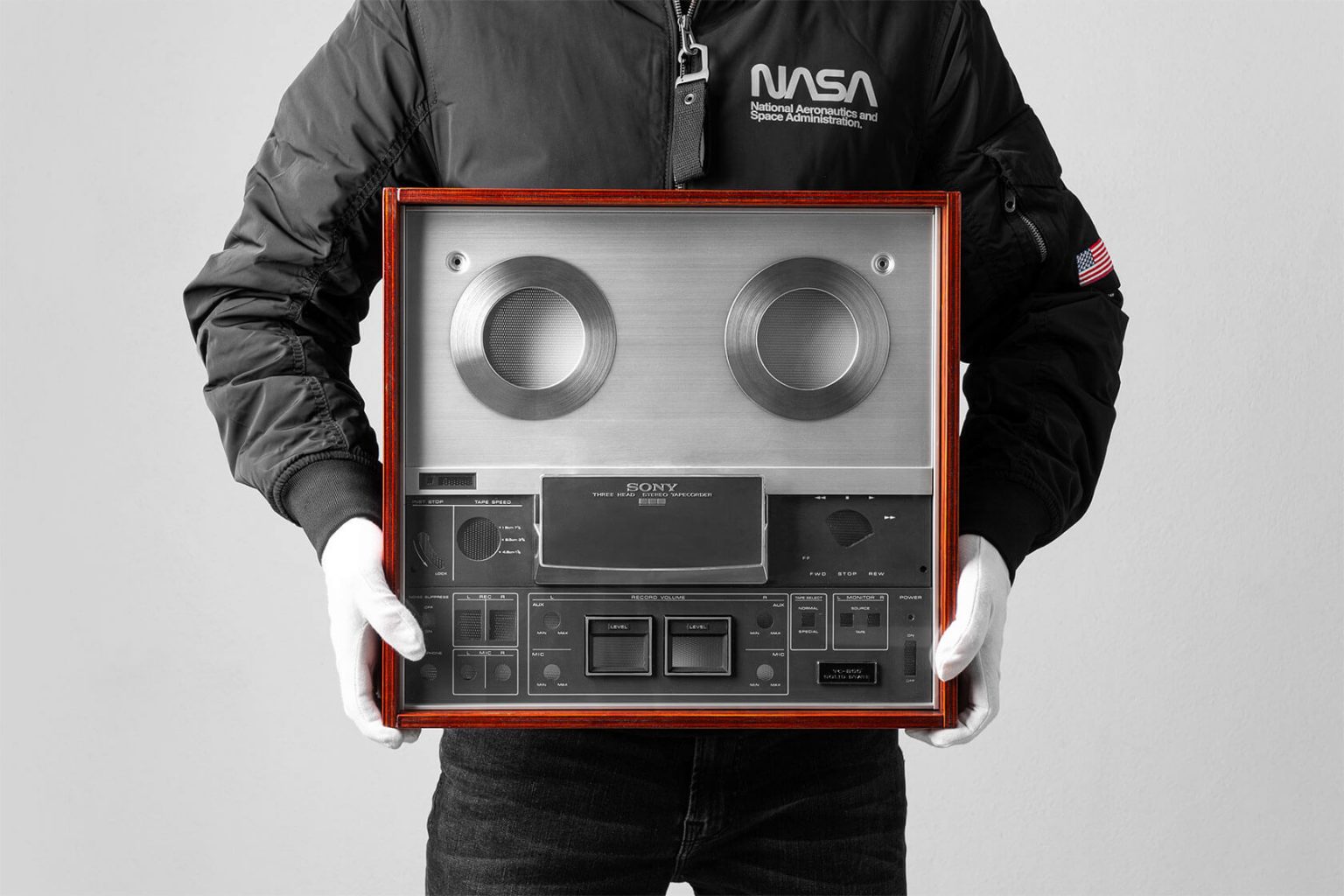 Tech-Inspired Sculptures by Michal Sycz | Daily design inspiration for ...