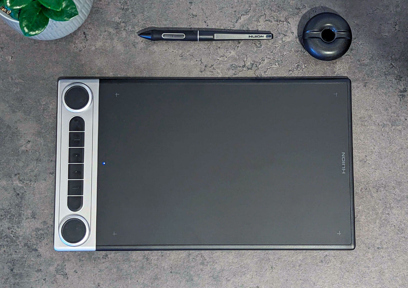Huion Inspiroy Dial 2 Review: A Budget-Friendly Pen Tablet with Pro ...