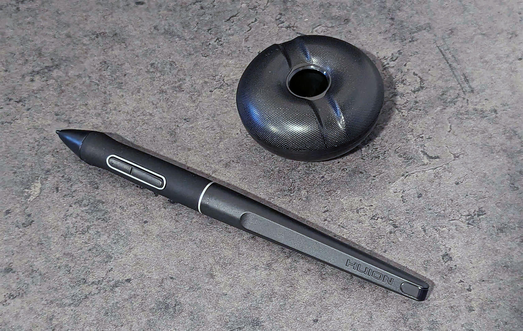 Huion Inspiroy Dial 2 Review: A Budget-Friendly Pen Tablet with Pro ...