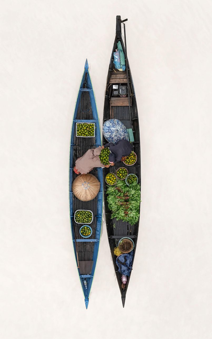 The Floating Market Series: Photos by Tom Hegen | Daily design ...