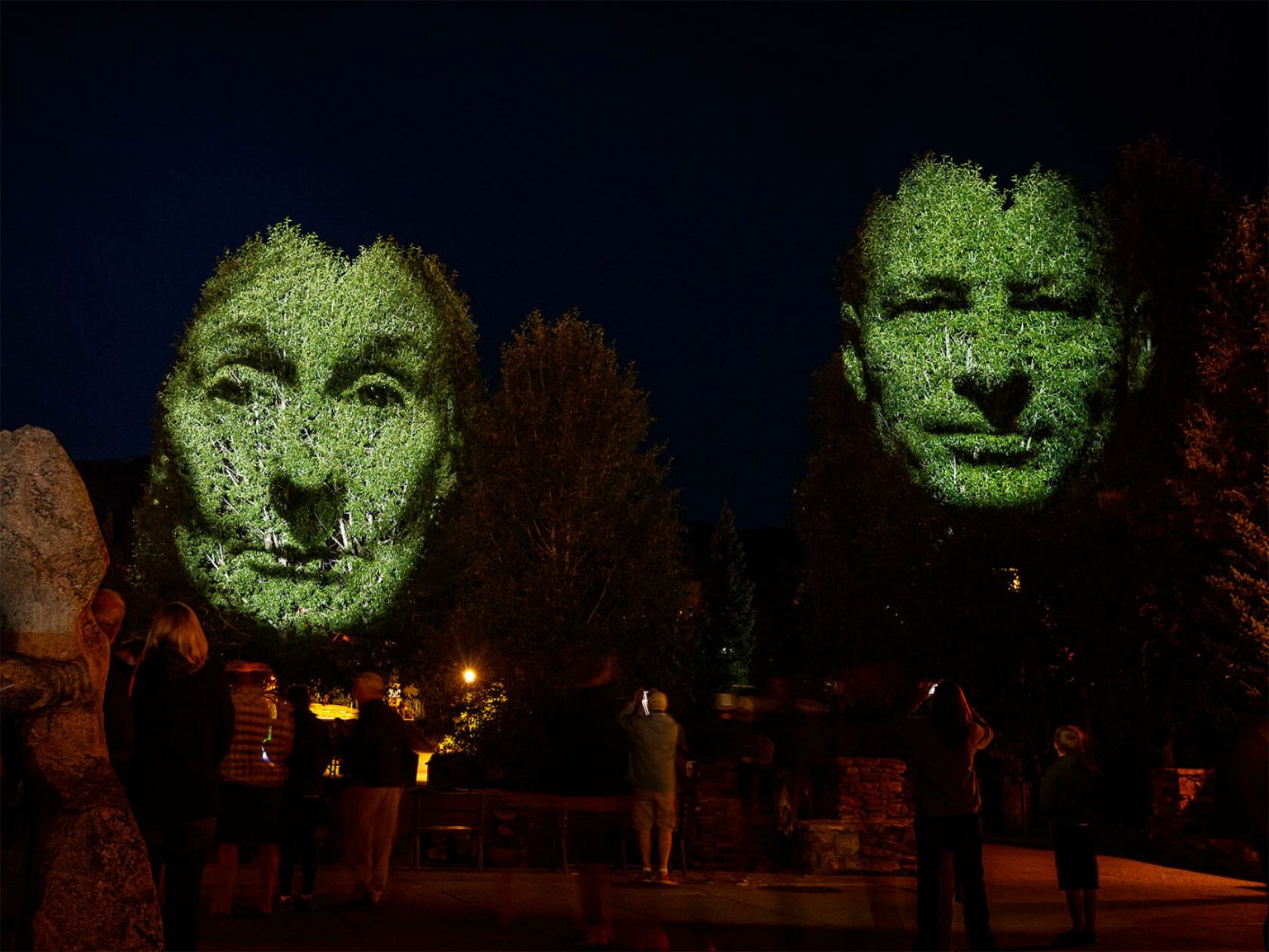Monuments: Amazing Portrait Projections by Craig Walsh | Daily design ...