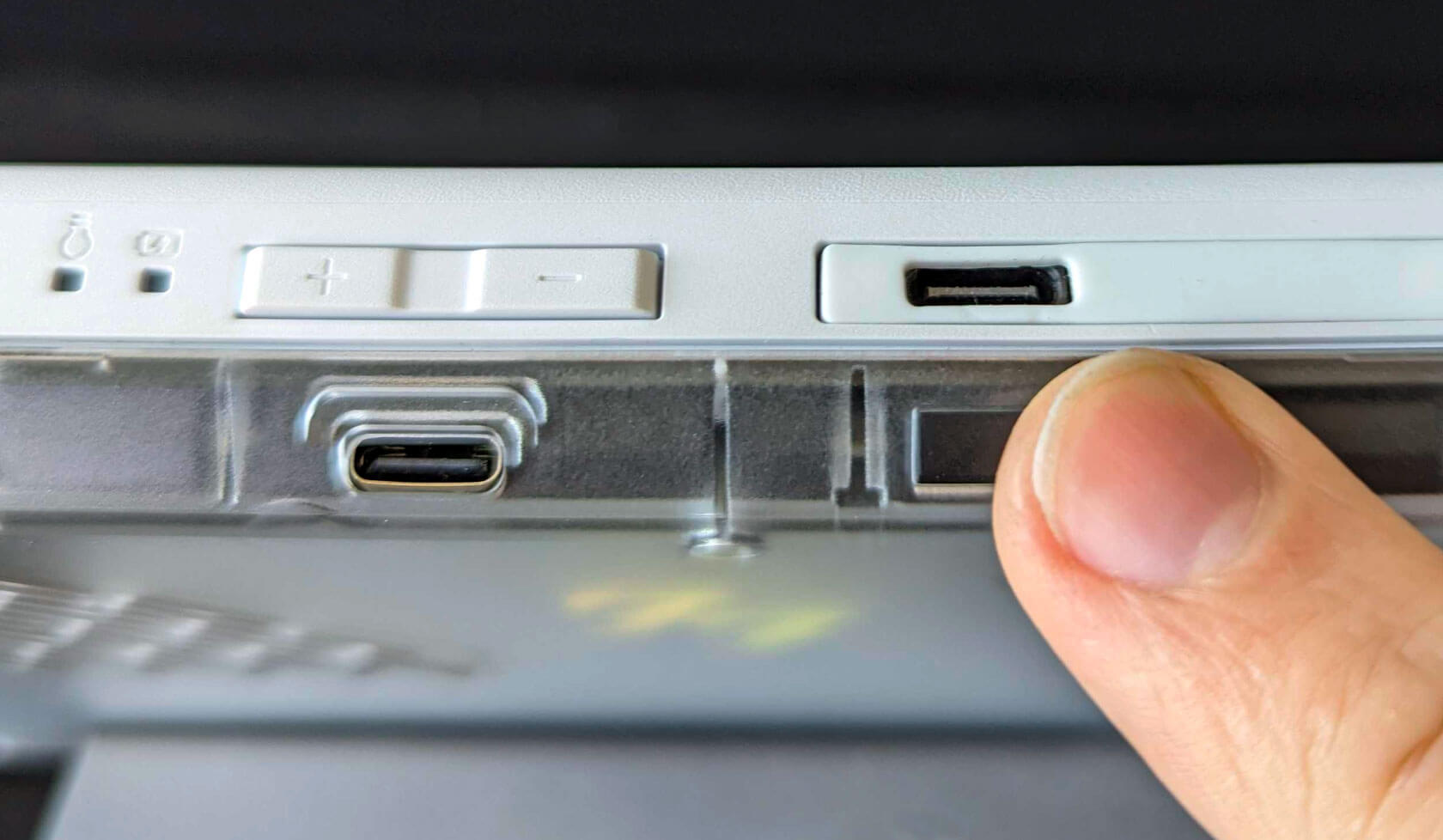 The Coolest Mod for the ROG Ally: JSAUX Transparent RGB Backplate ...