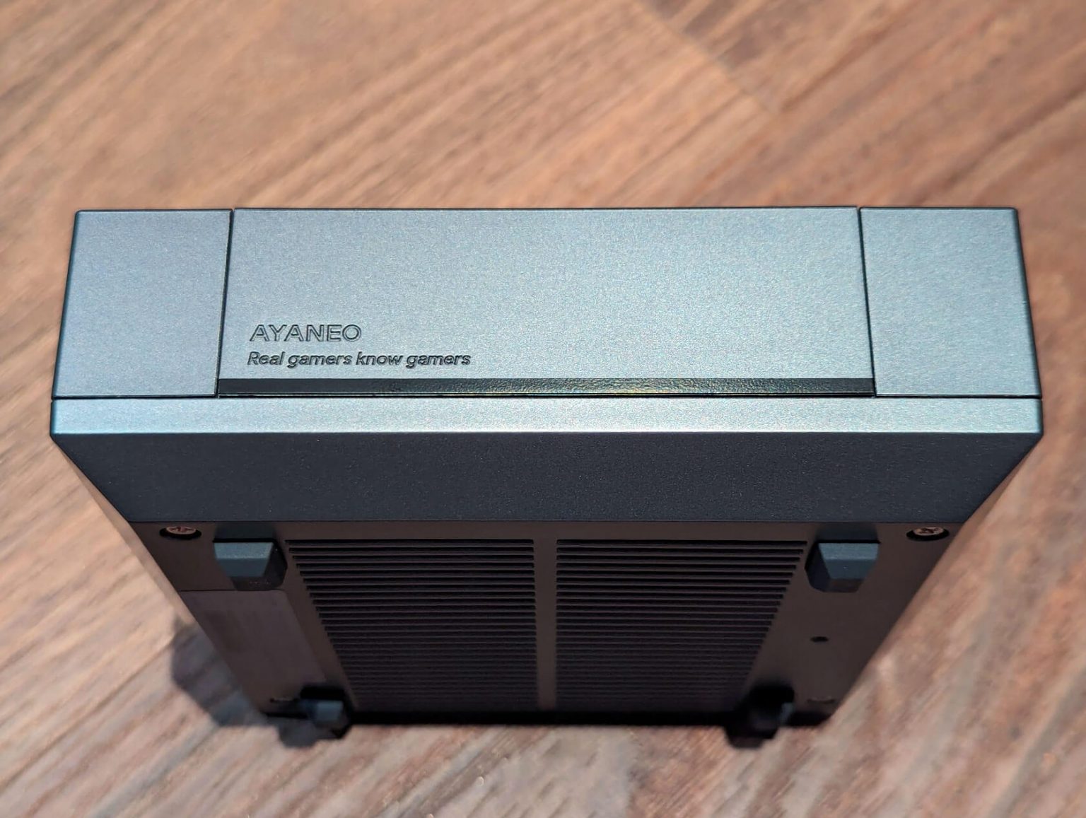 AYANEO AM02 Review: An NES-inspired Mini PC with a built-in touchscreen ...