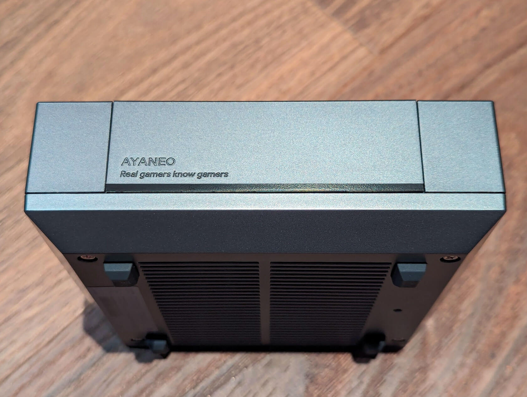 AYANEO AM02 Review: An NES-inspired Mini PC with a built-in touchscreen | Daily design ...