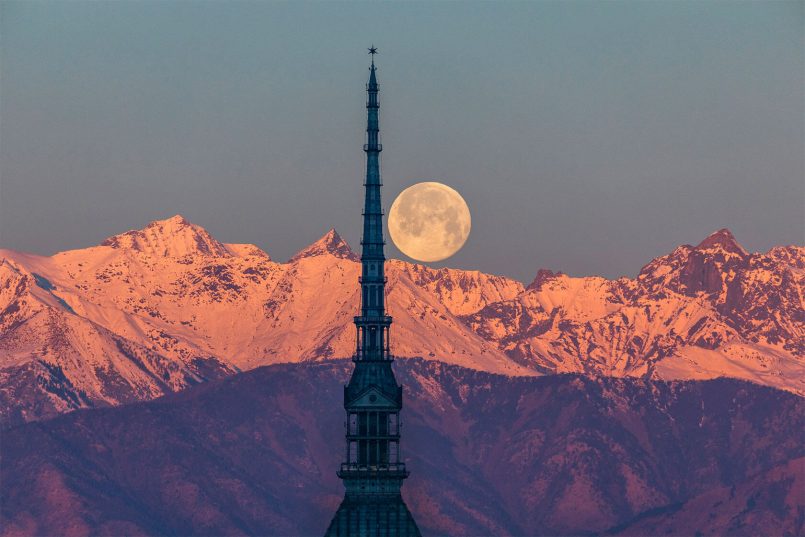 Moon Chaser: Breathtaking Photos by Valerio Minato | Daily design ...