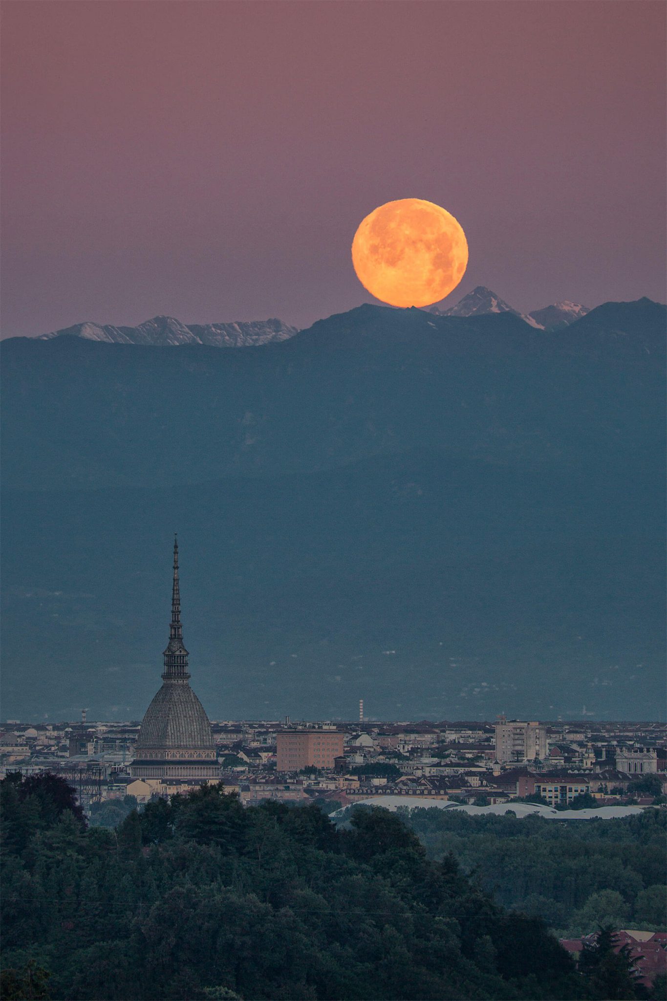 Moon Chaser: Breathtaking Photos by Valerio Minato | Daily design ...