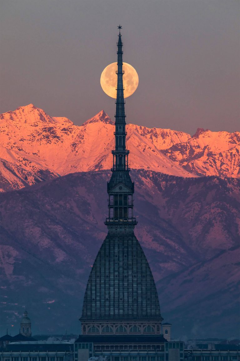 Moon Chaser: Breathtaking Photos by Valerio Minato | Daily design ...