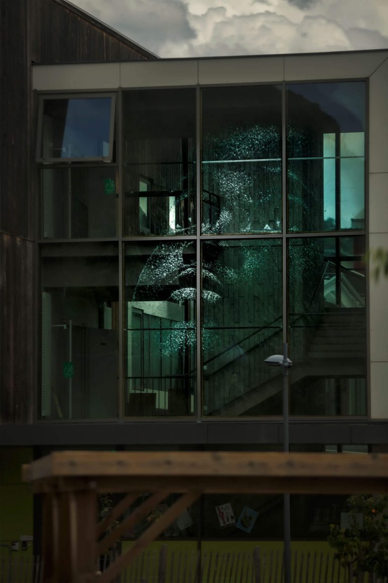 Shattering Expectations: Broken Glass Portraits by Simon Berger | Daily ...