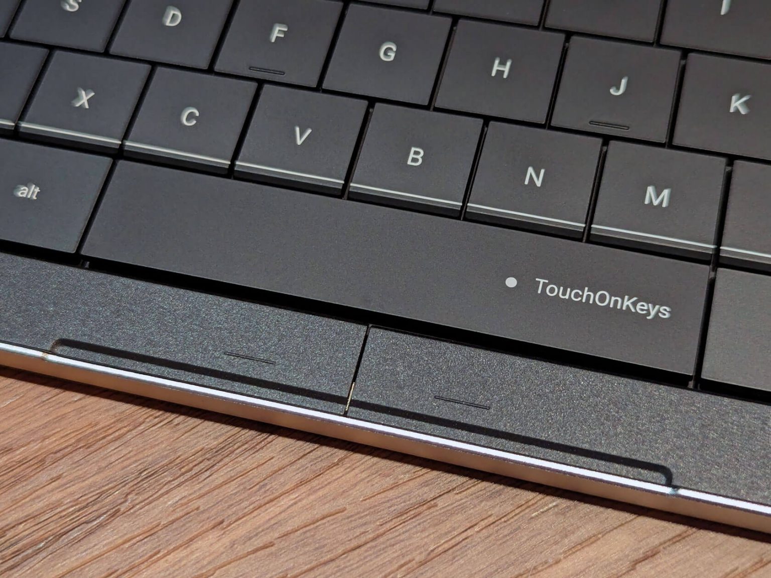 CLVX 1 Keyboard Review: A Seamless Keyboard & Touchpad Combo | Daily ...
