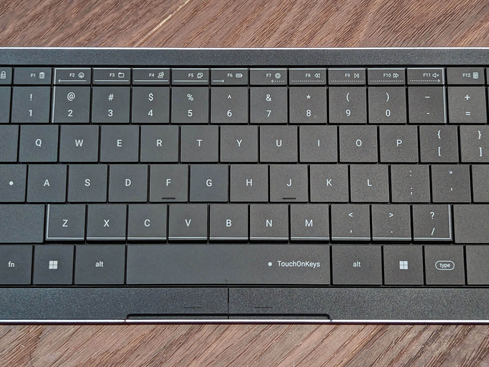 CLVX 1 Keyboard Review: A Seamless Keyboard & Touchpad Combo | Daily ...