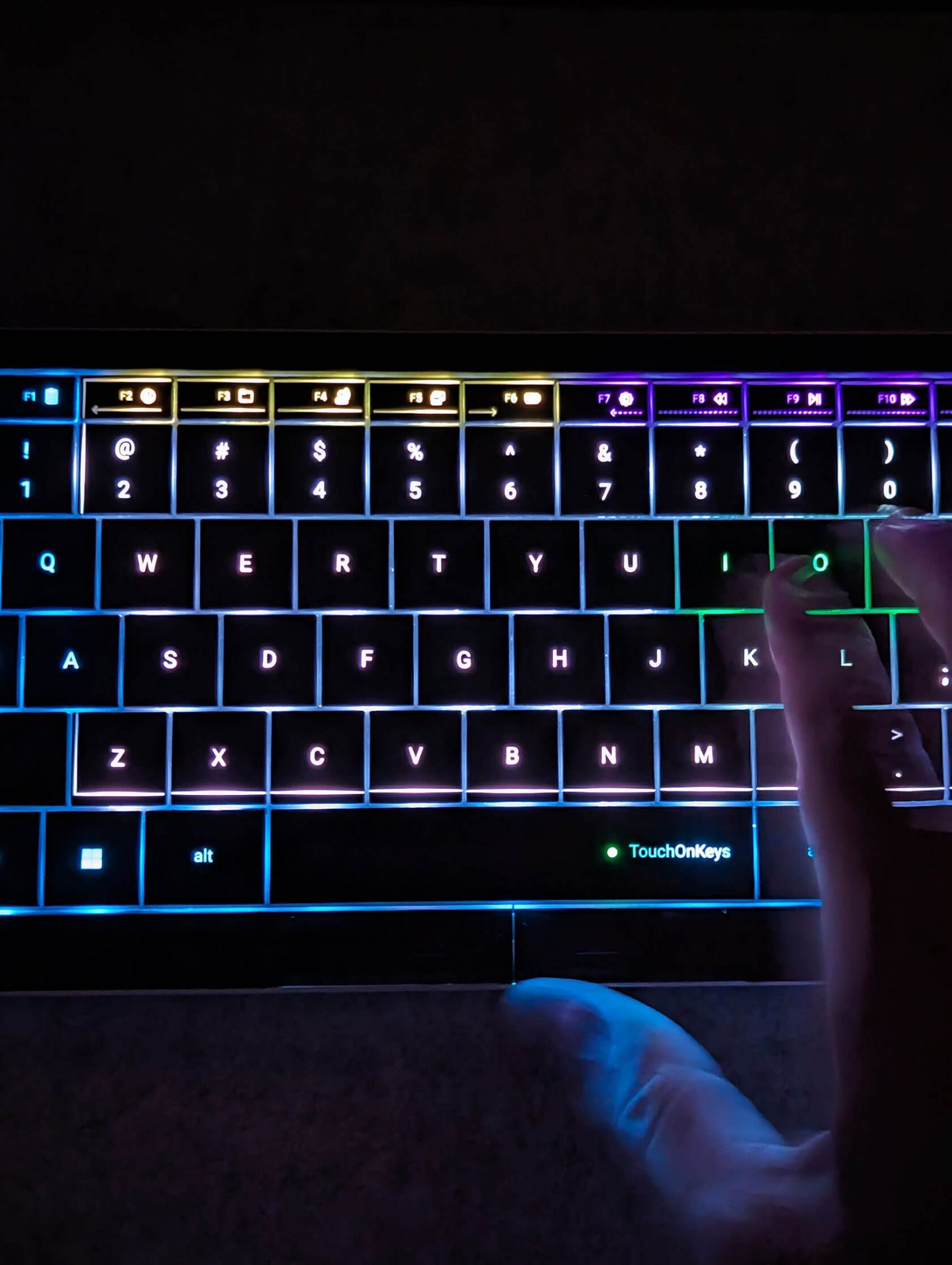 CLVX 1 Keyboard Review: A Seamless Keyboard & Touchpad Combo | Daily ...