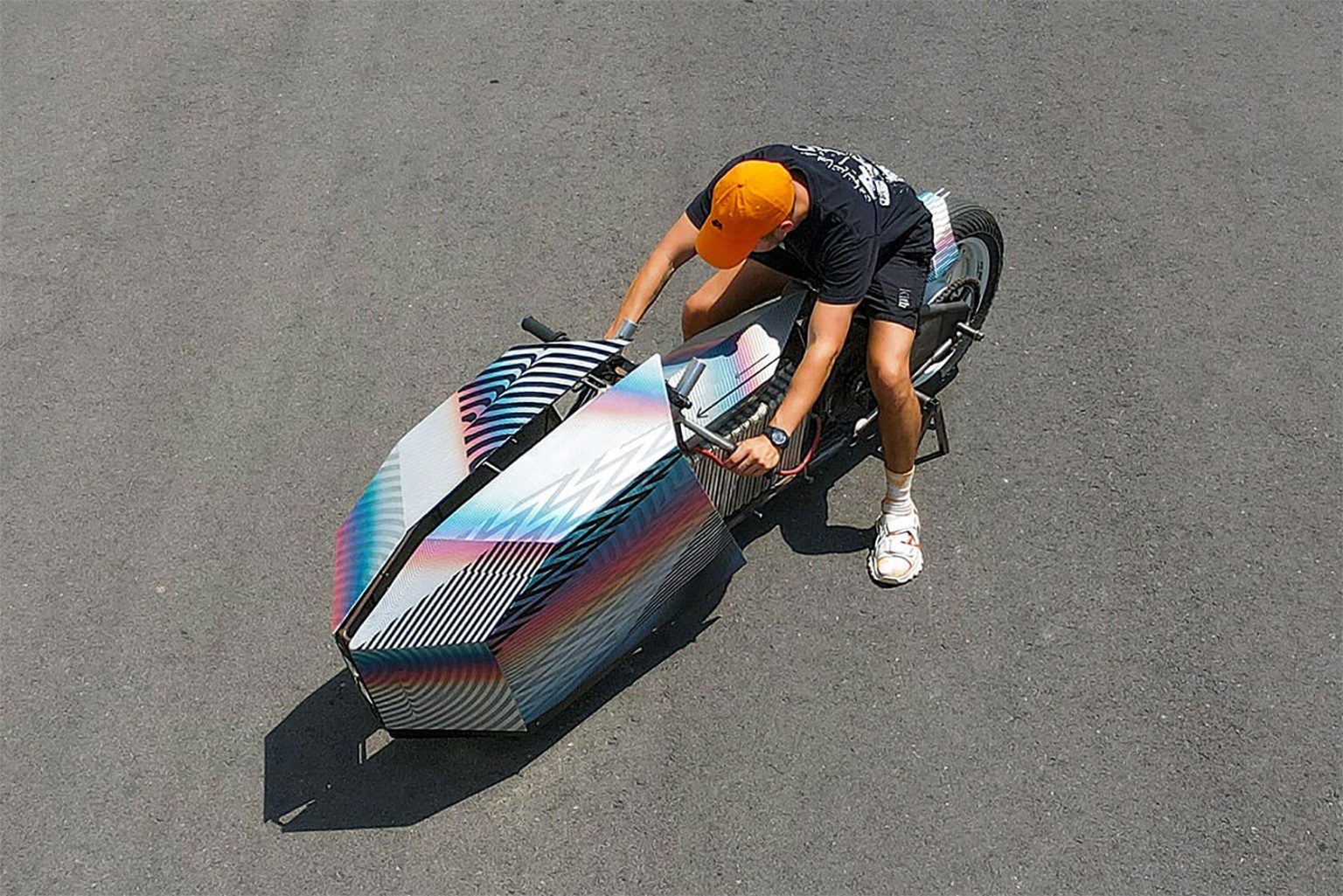 Esputnik II: Electric Bike by Bizarro Corp & Felipe Pantone | Daily ...