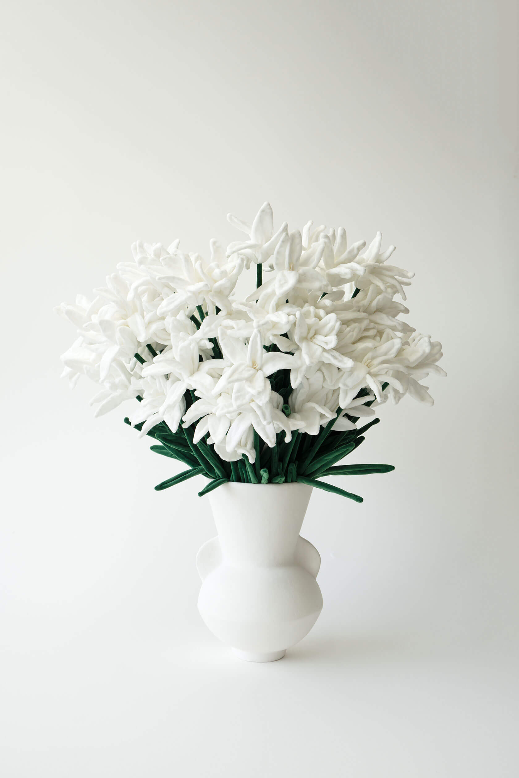 In Full Bloom: Cj Hendry's Immersive Flower Market Exhibition | Daily ...