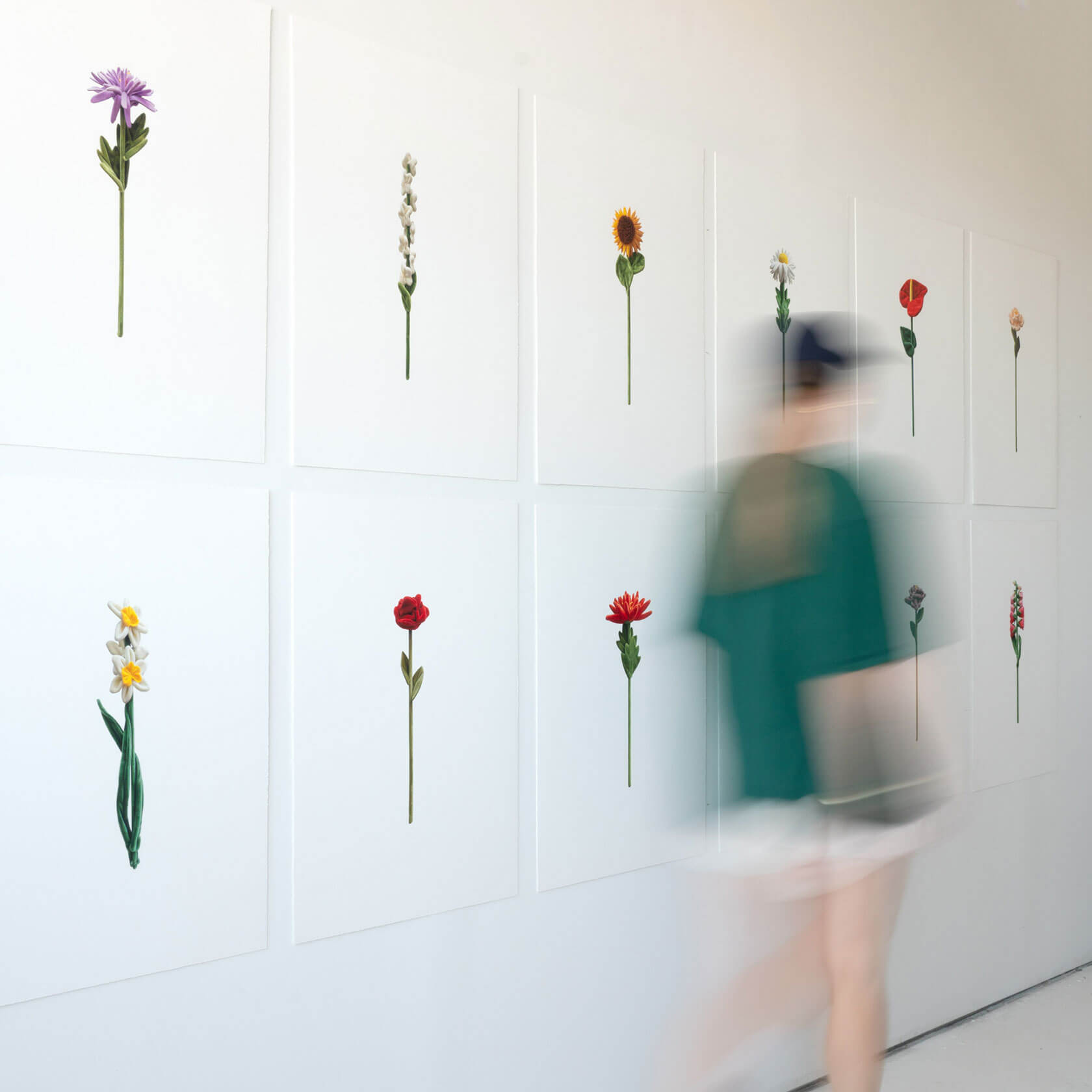 In Full Bloom: Cj Hendry's Immersive Flower Market Exhibition | Daily ...