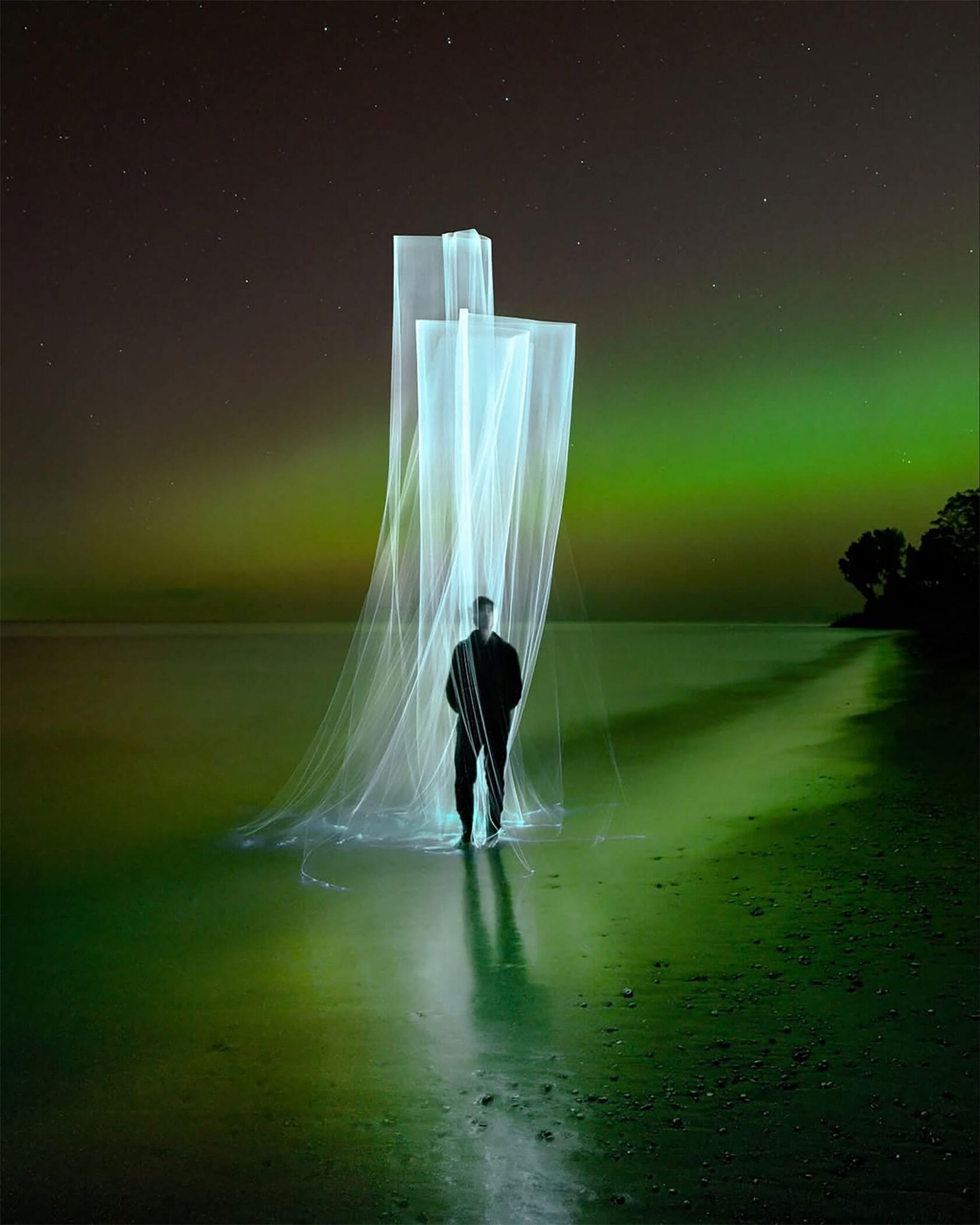 Siren: Magical Light Sculptures by Reuben Wu | Daily design inspiration ...
