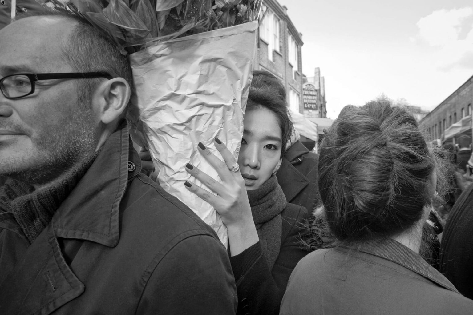 Monochrome Moments: Striking Street Photography by Linda Wisdom | Daily ...