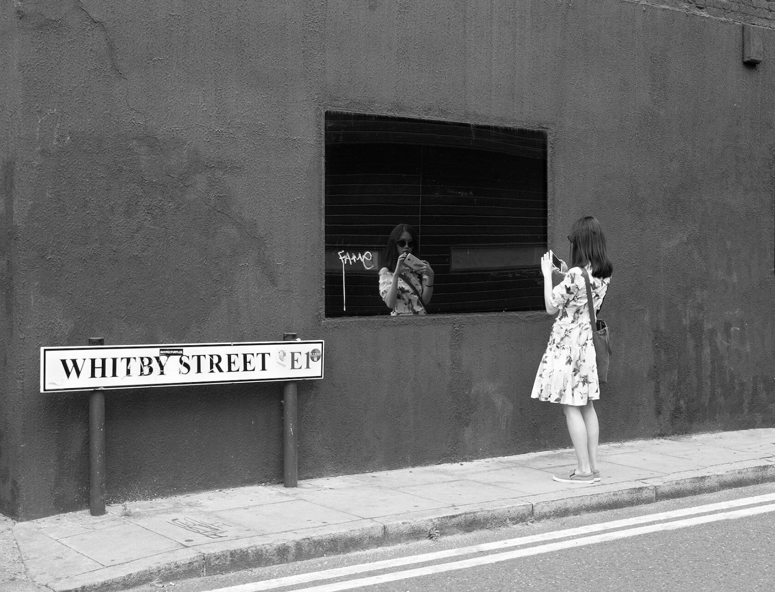 Monochrome Moments: Striking Street Photography by Linda Wisdom | Daily ...