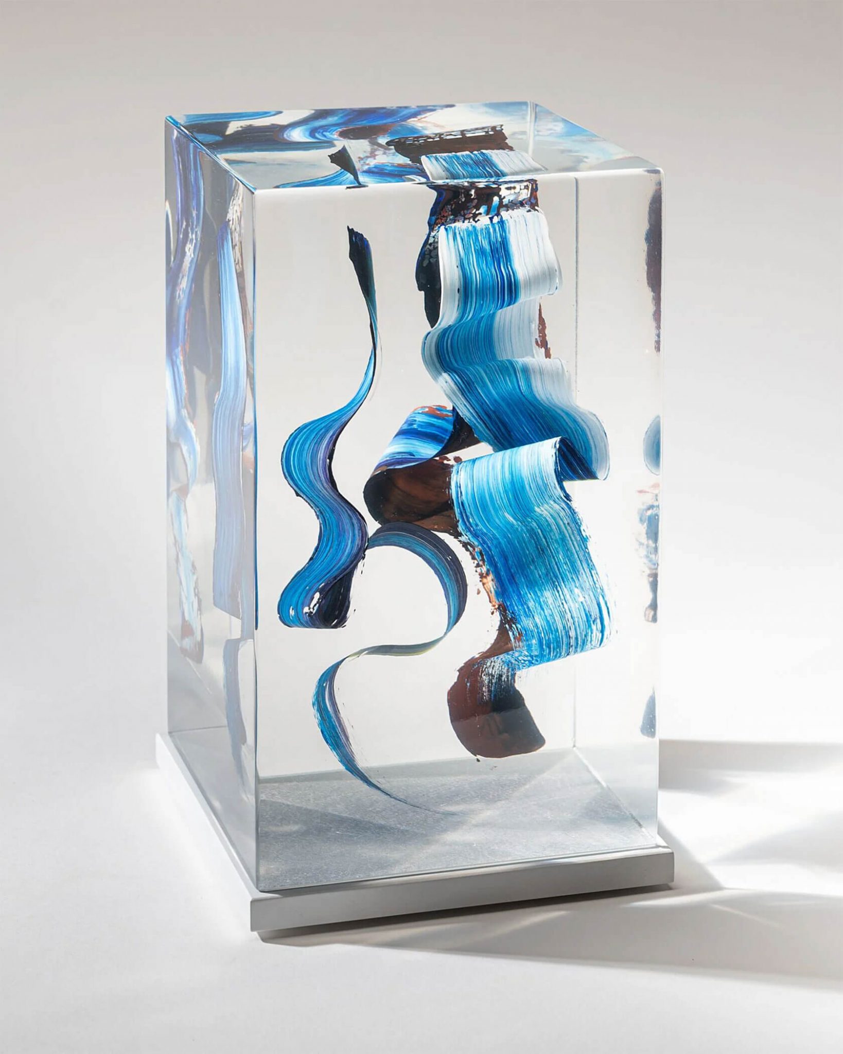 Brushstrokes Suspended in Time: Fabian Oefner's Volumen Series | Daily ...