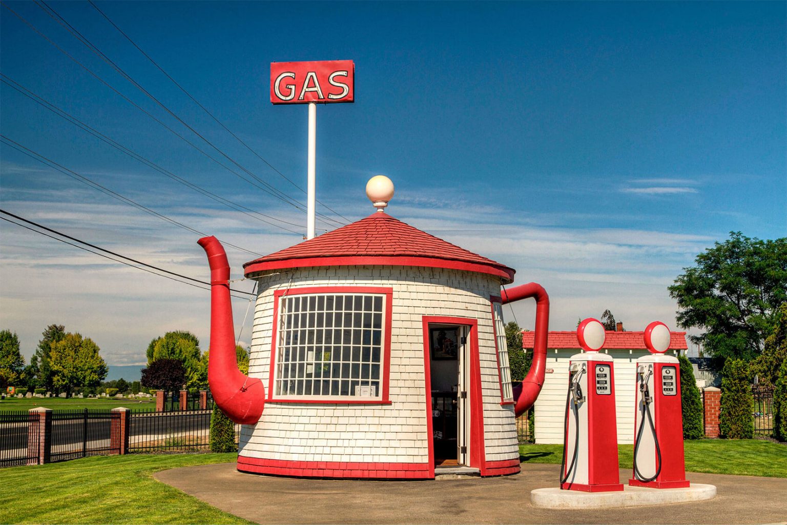 Weird Buildings: A Celebration of Architecture at Its Most Playful ...