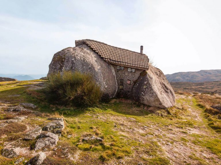 Weird Buildings: A Celebration of Architecture at Its Most Playful ...