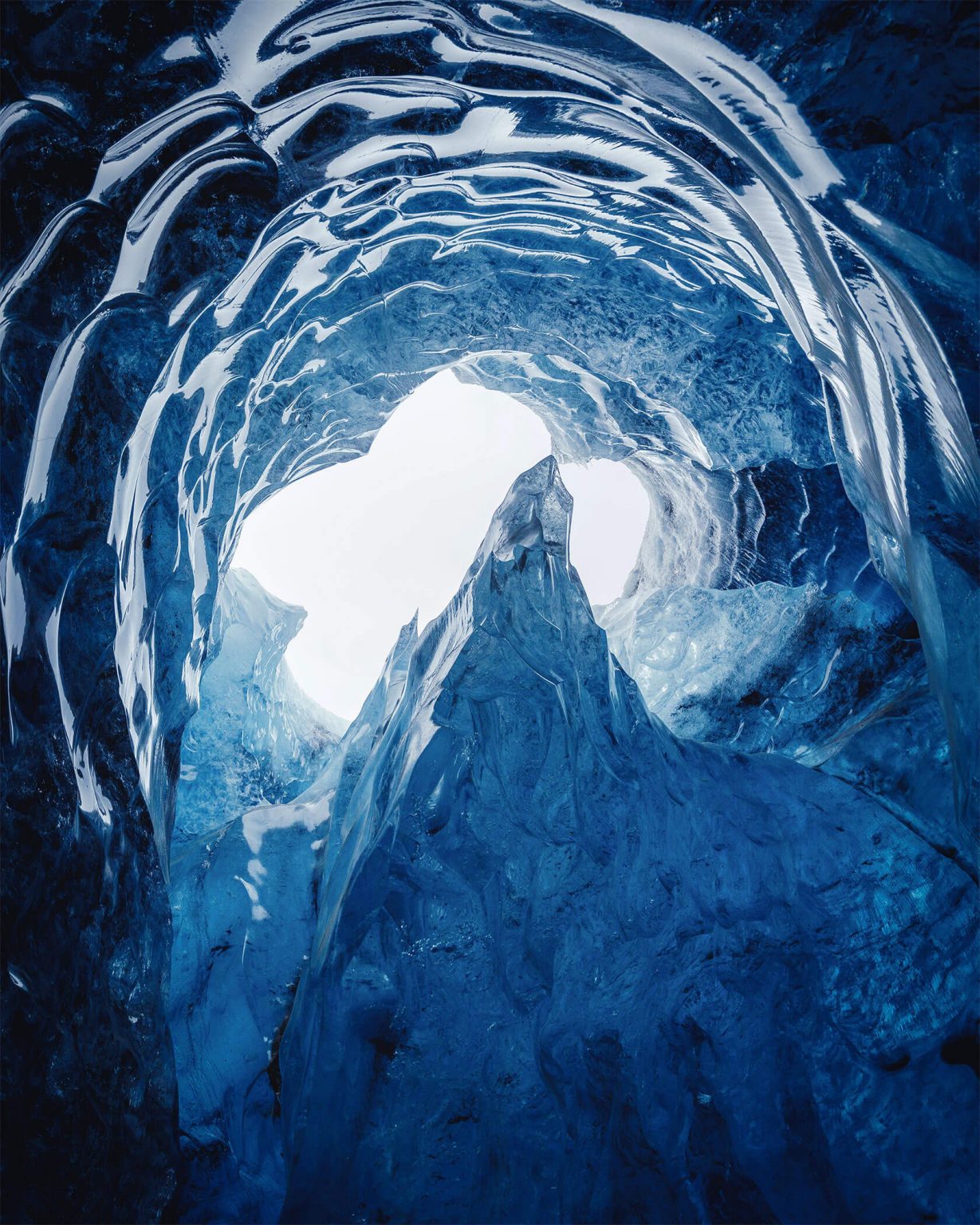 Below Zero: Radoslav Sviretsov’s Otherworldly Glacial Photography ...