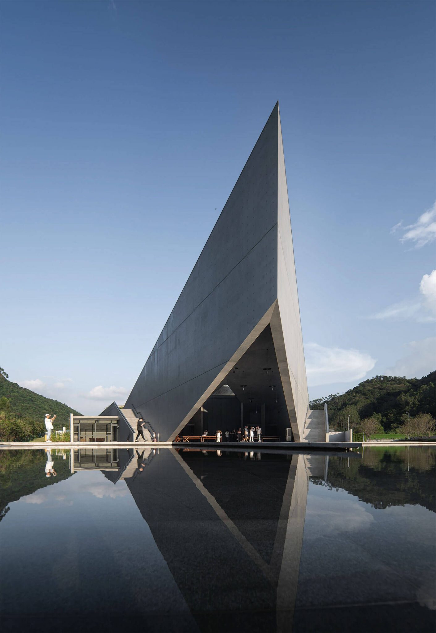 Concrete, Water and Silence Meet at Tadao Ando’s Chapel of Song | Daily ...